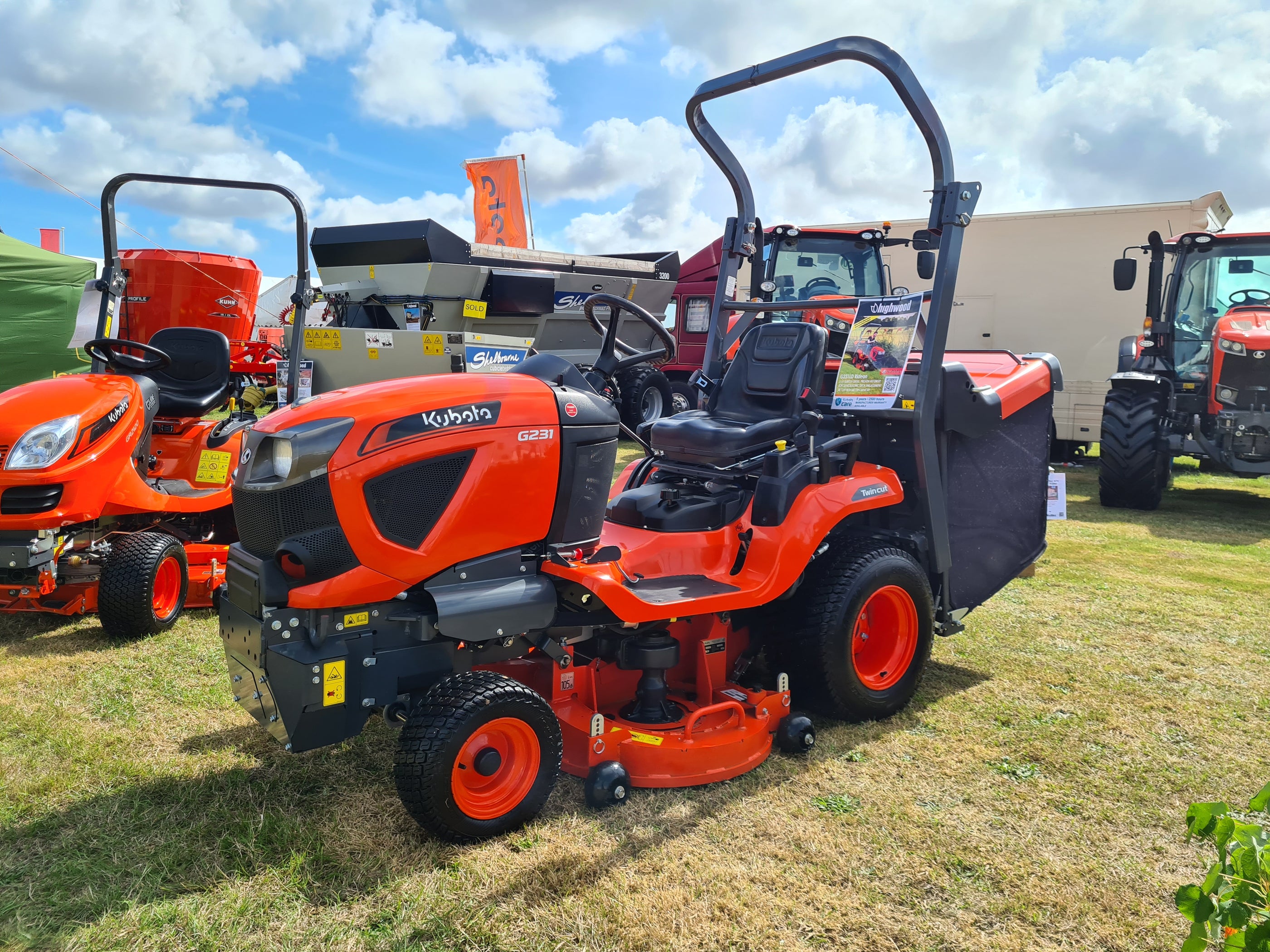 KUBOTA G231 LD (Low Dump) 48" Rideon Mower with Collector - £POA